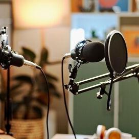 Radio 2 op VRT 1: Ann & Daan (2025) - Streaming, replay - Diffusion TV ...